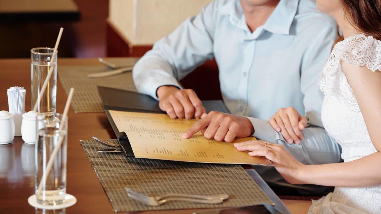 Restaurant Menu Paper Guide: Choosing the Best Type - MDL Kelex ...